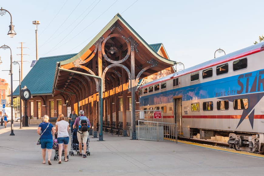 Getting around in Nashville - Lonely Planet