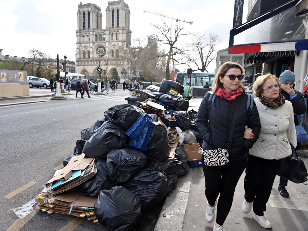 What travelers need to know about the unrest in Paris - Lonely Planet