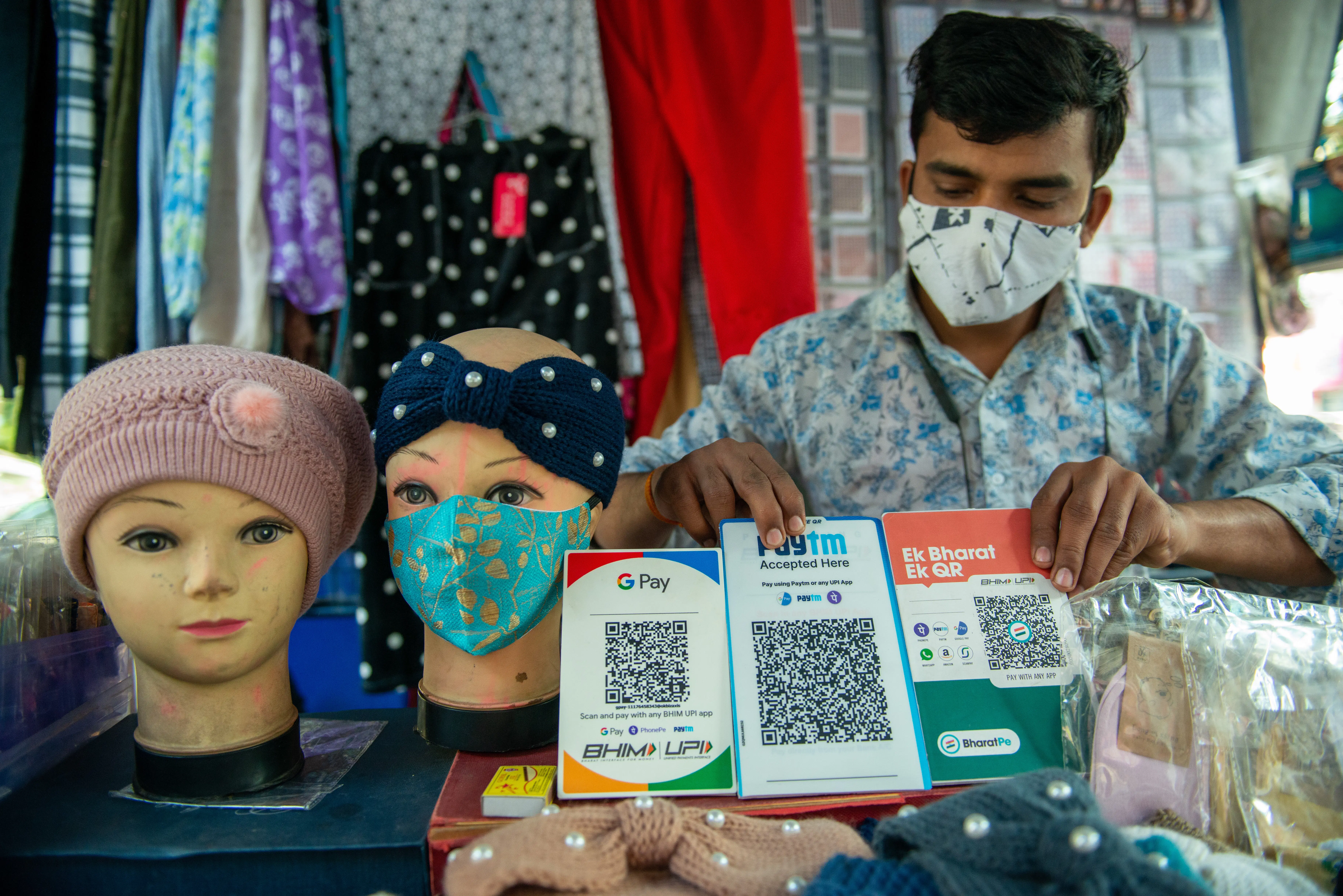 In India, which is better, cash or cards? - Lonely Planet