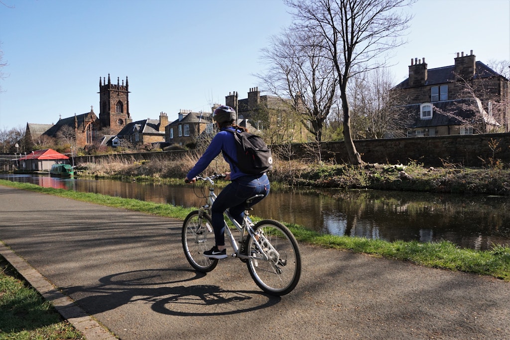 How to explore Edinburgh on two wheels - Lonely Planet