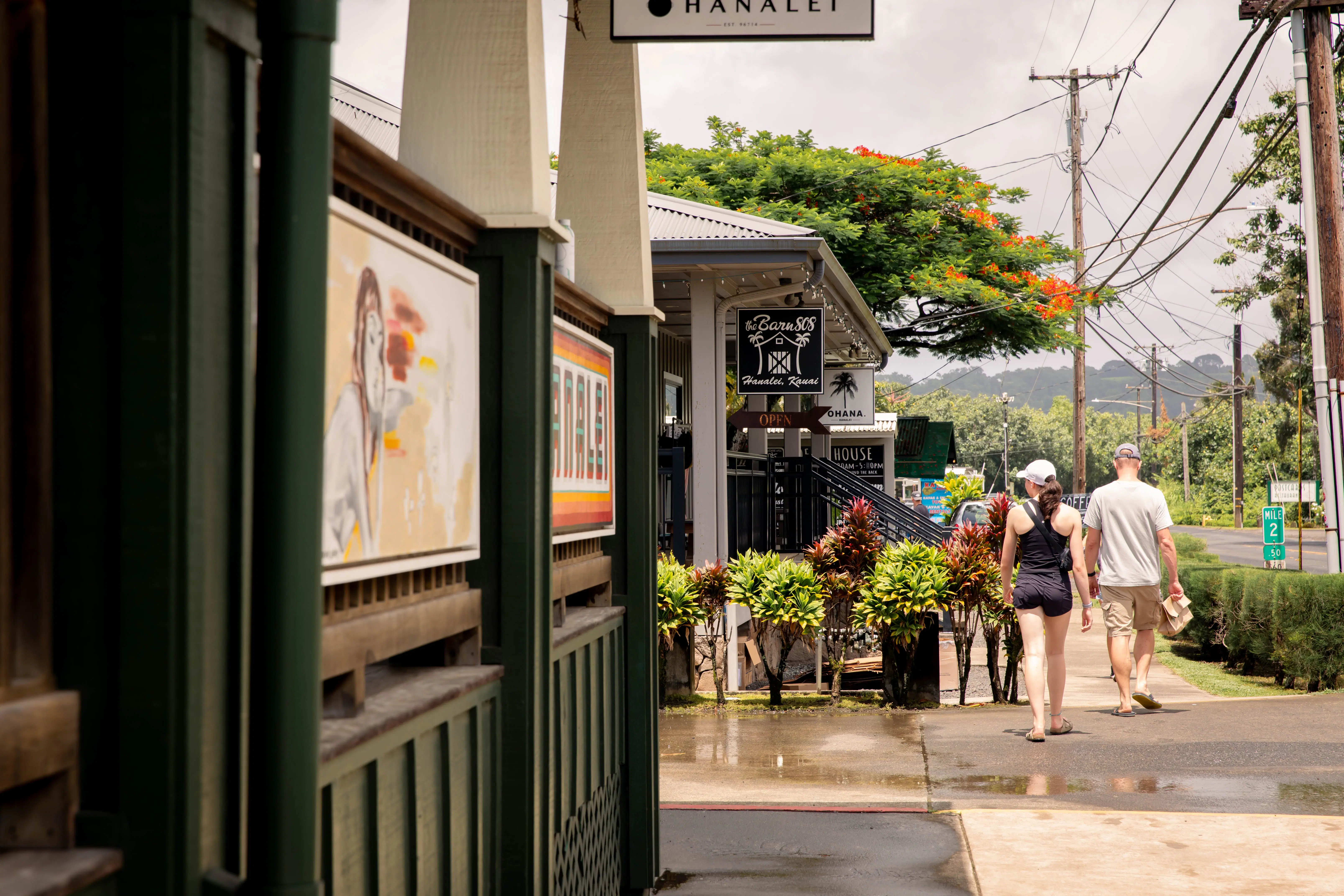 The Lonely Planet guide to Hanalei Bay, Kauaʻi - Lonely Planet