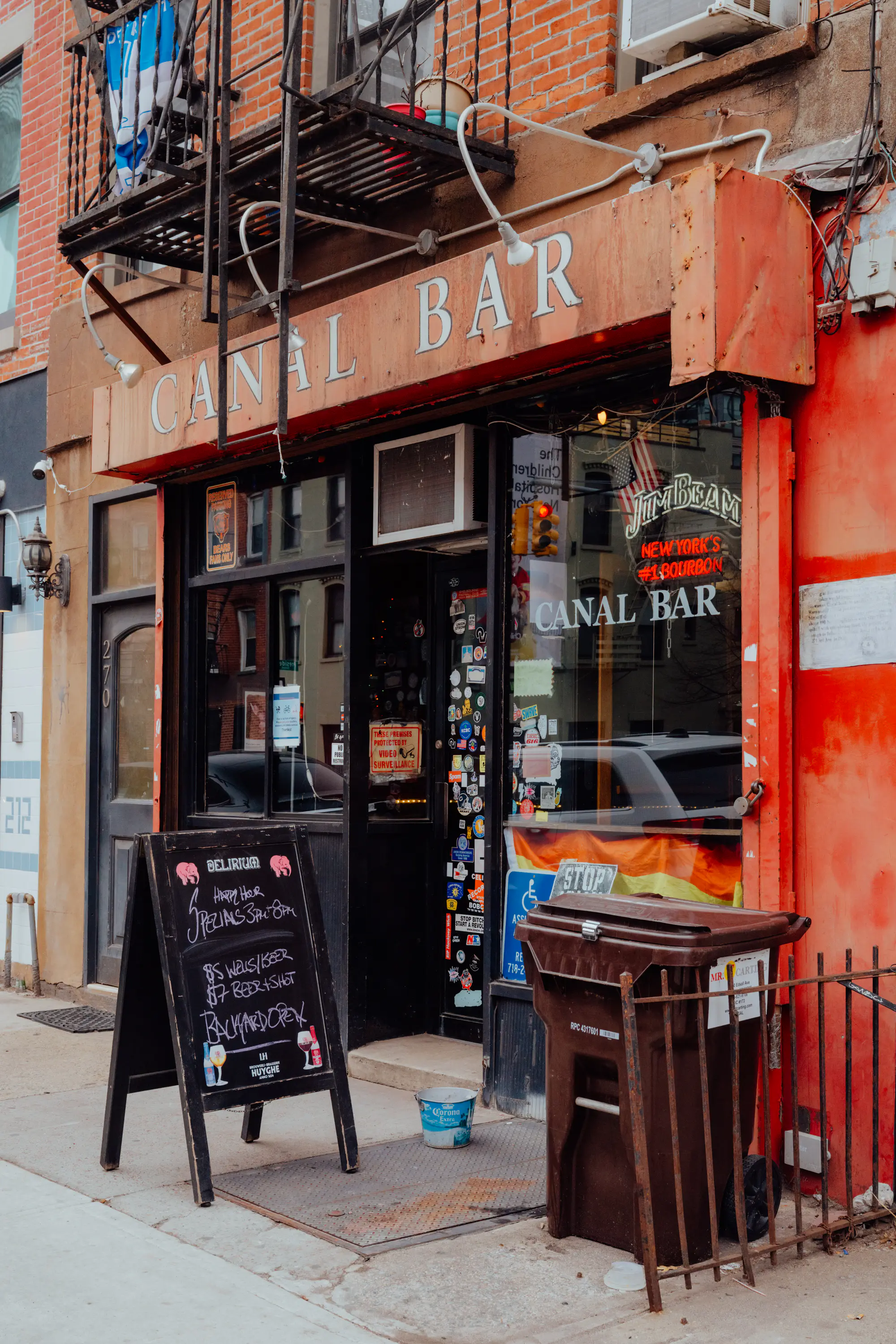 10 of the best dive bars in New York City - Lonely Planet