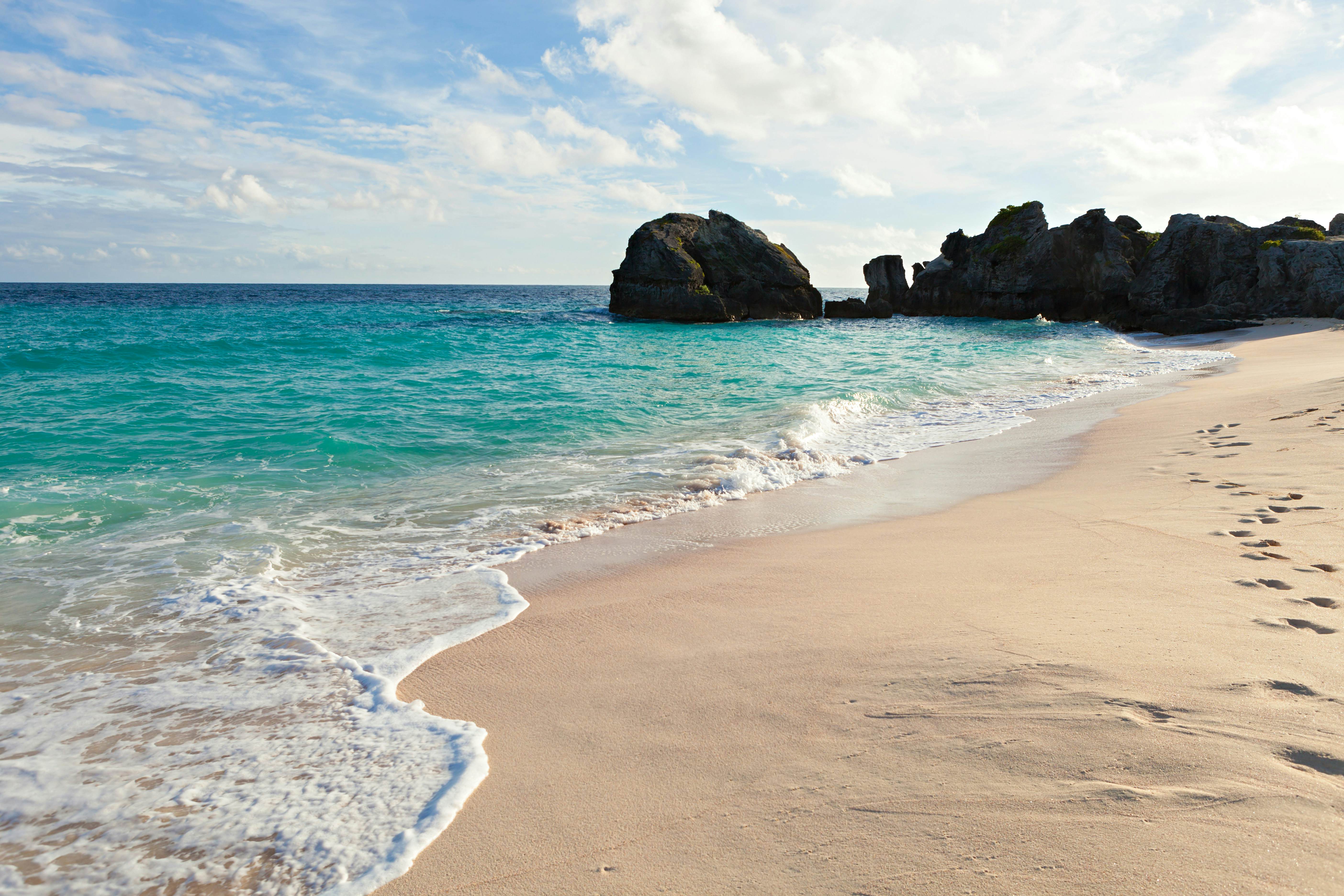 The 14 best beaches in Bermuda - Lonely Planet