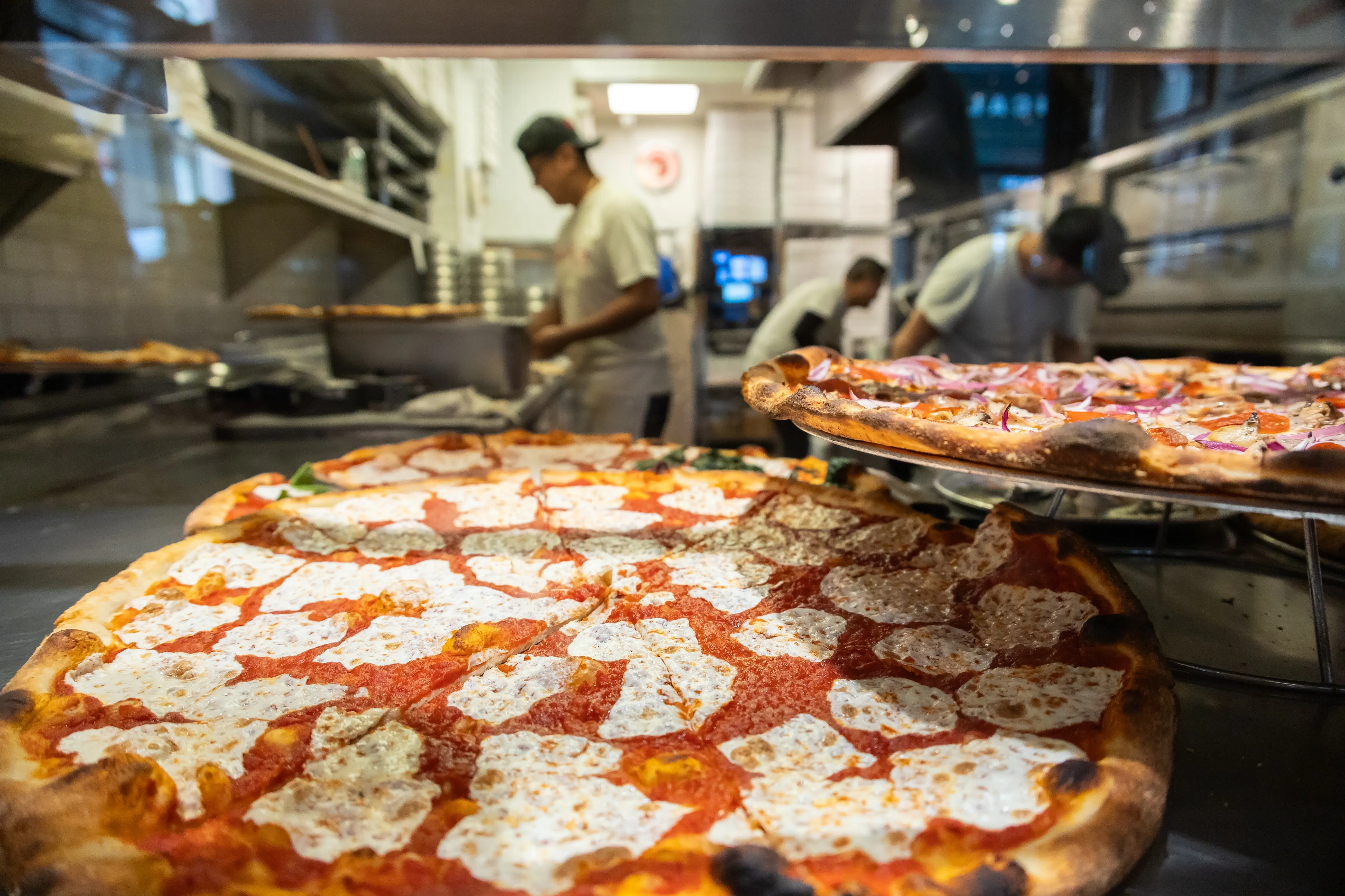 Who makes the best pizza: New York, Chicago or Detroit? - Lonely Planet