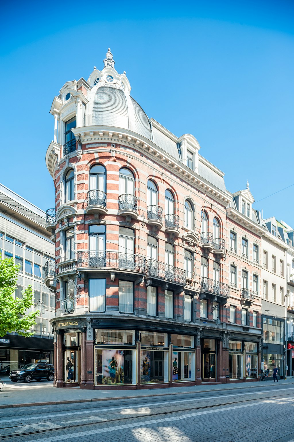 Dressed to the nines: sparklingly fashionable experiences in Antwerp ...