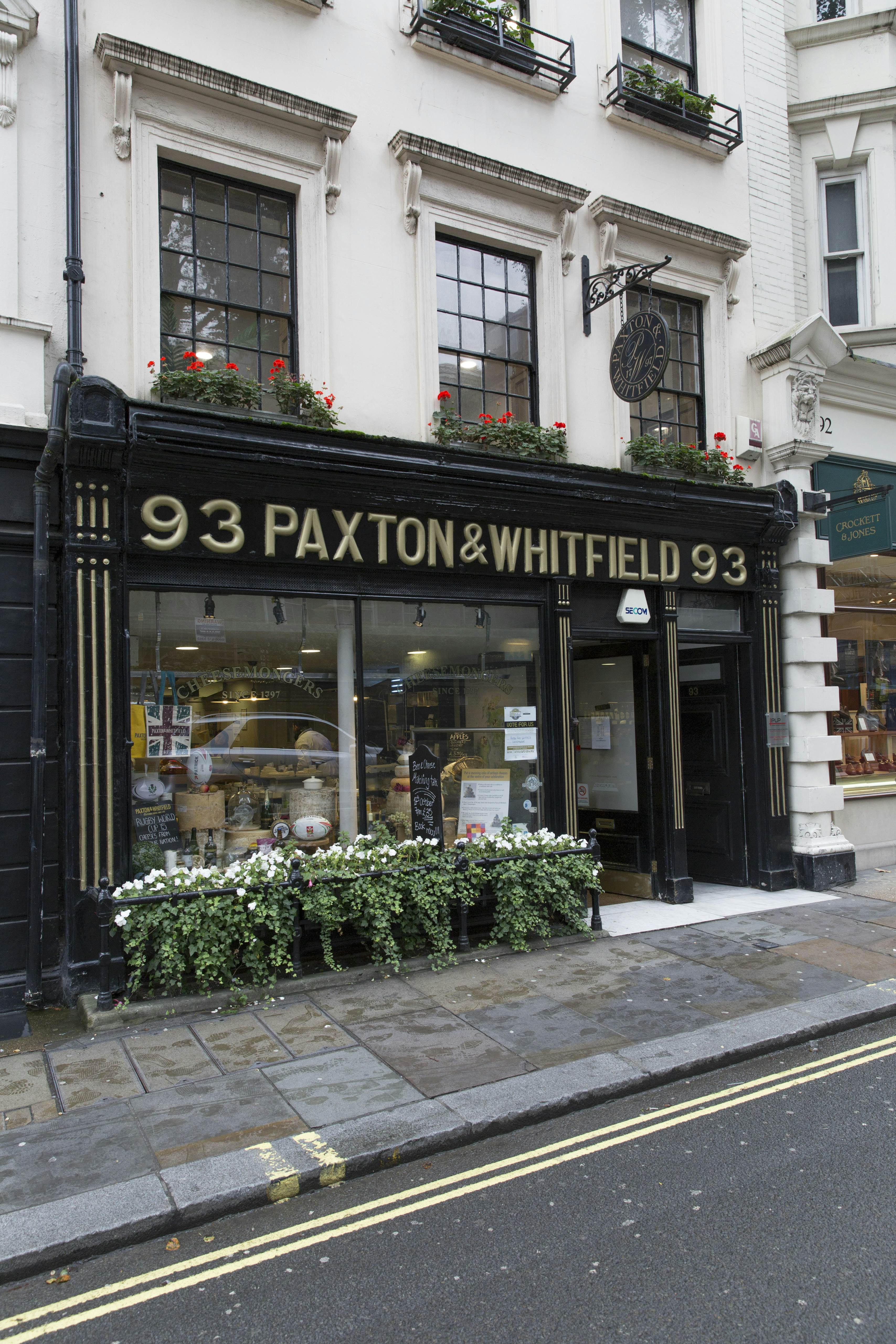 A guide to the Queen's favourite places to shop - Lonely Planet