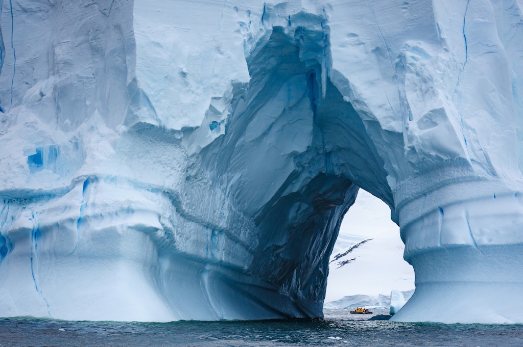 The guide to active adventures in Antarctica - Lonely Planet