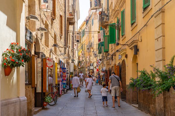 5 simple rules to look and act as a local in Italy - Lonely Planet
